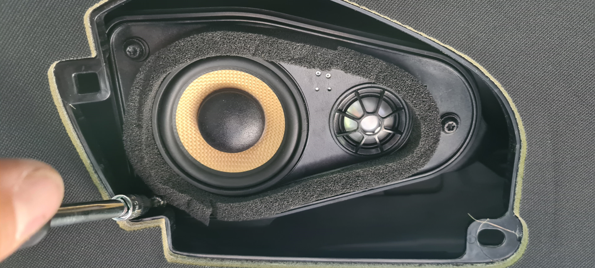 Bowers & Wilkins 1400 watt Volvo XC90. 1 часть. — Volvo XC90 (2G), 2 л ...