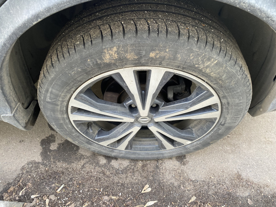 Краска на колесных дисках — Nissan Qashqai 2g 2 л 2021 года