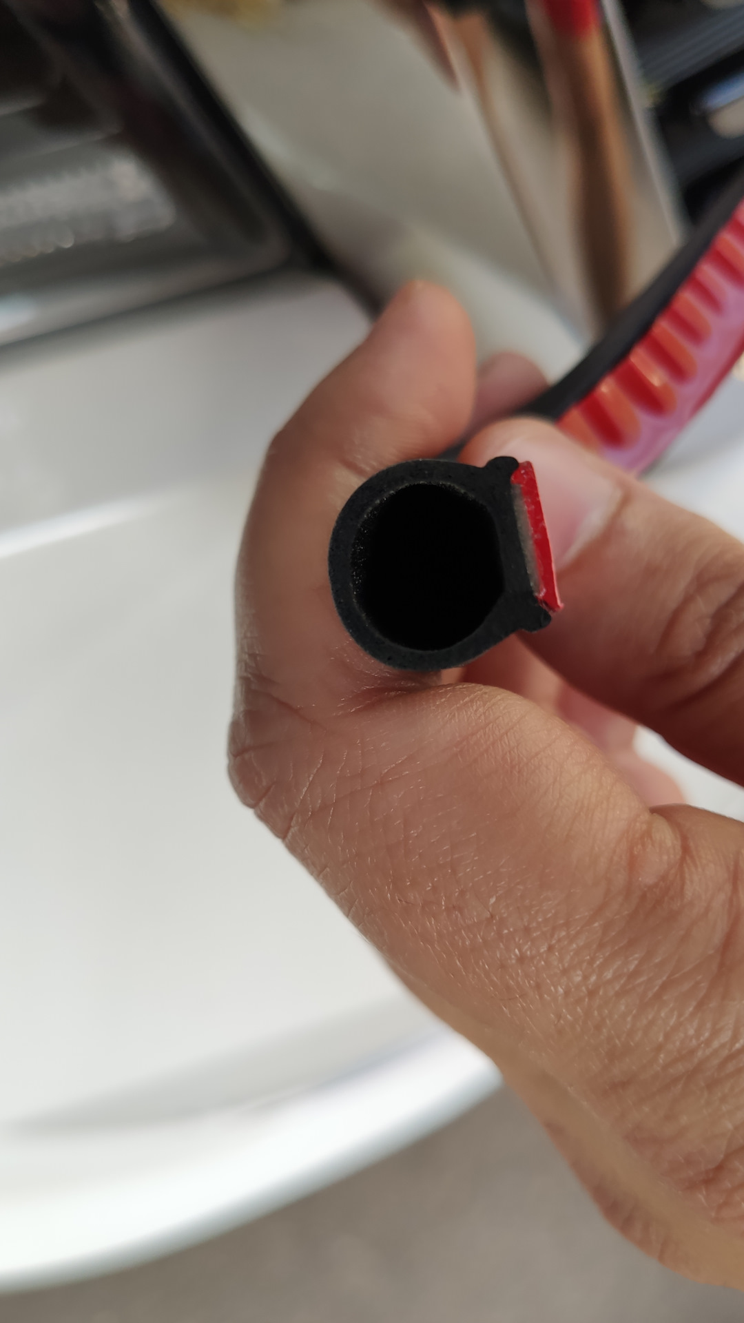 10. Резиновый уплотнитель на капот с Aliexpress — KIA Sorento (3G), 3,5 ...