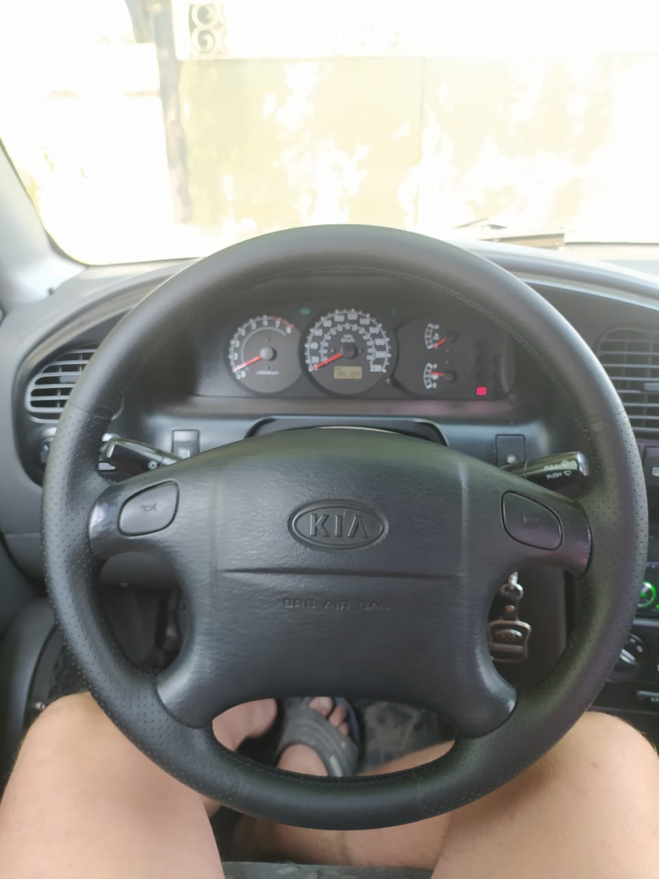 Кожаные дела)))) — KIA Spectra, 1,6 л, 2008 года | стайлинг | DRIVE2