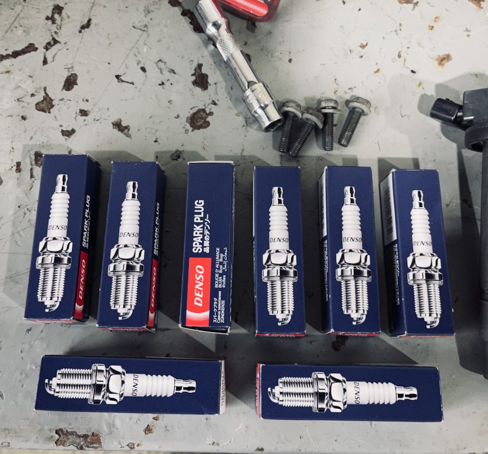 Spark plug, Fuel filter, Cup — Toyota Land Cruiser 100, 4,7 л, 2005 ...