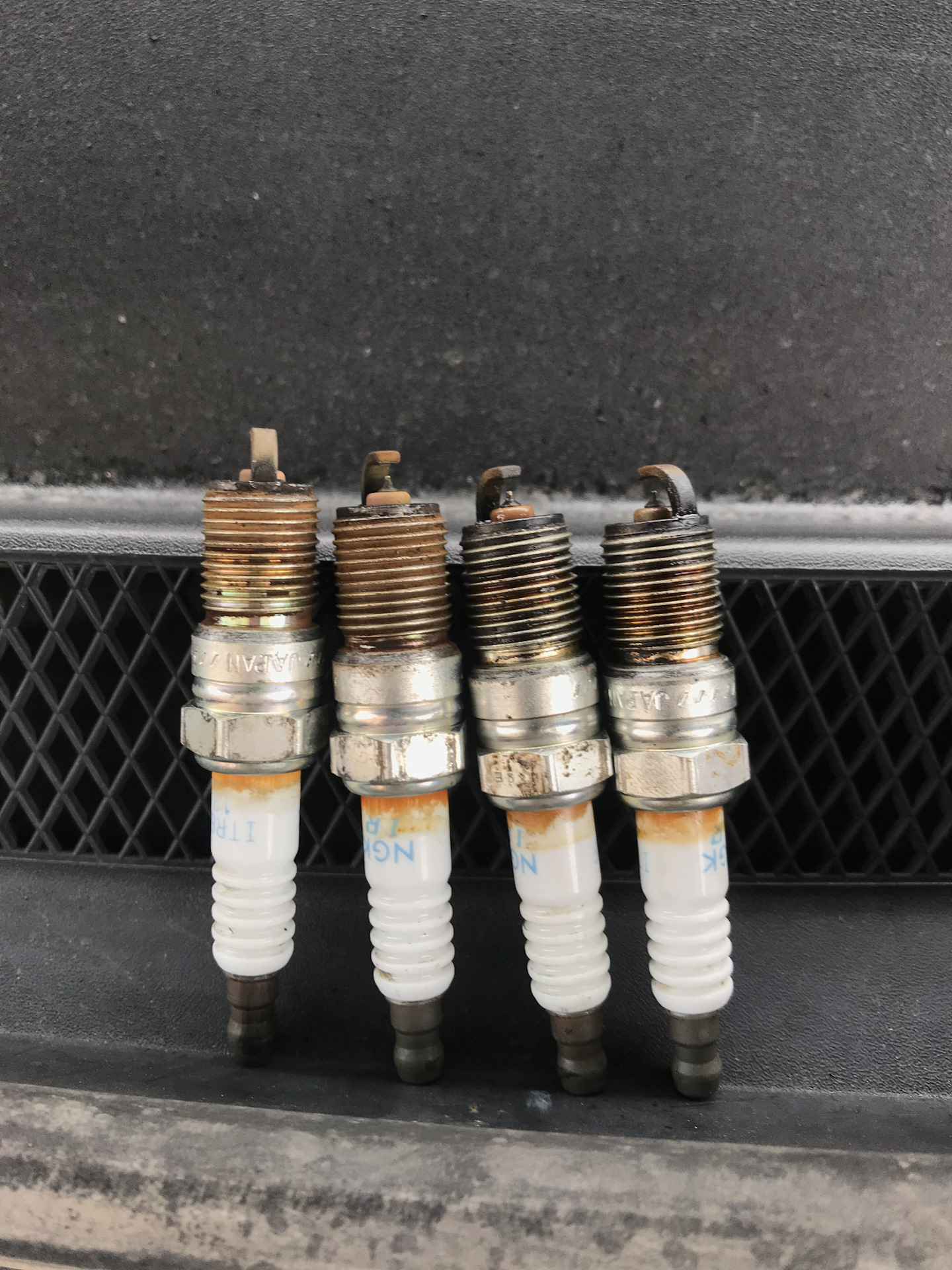 Замена свечей постановка на учёт и сборы в горы — Ford Focus Hatchback ...