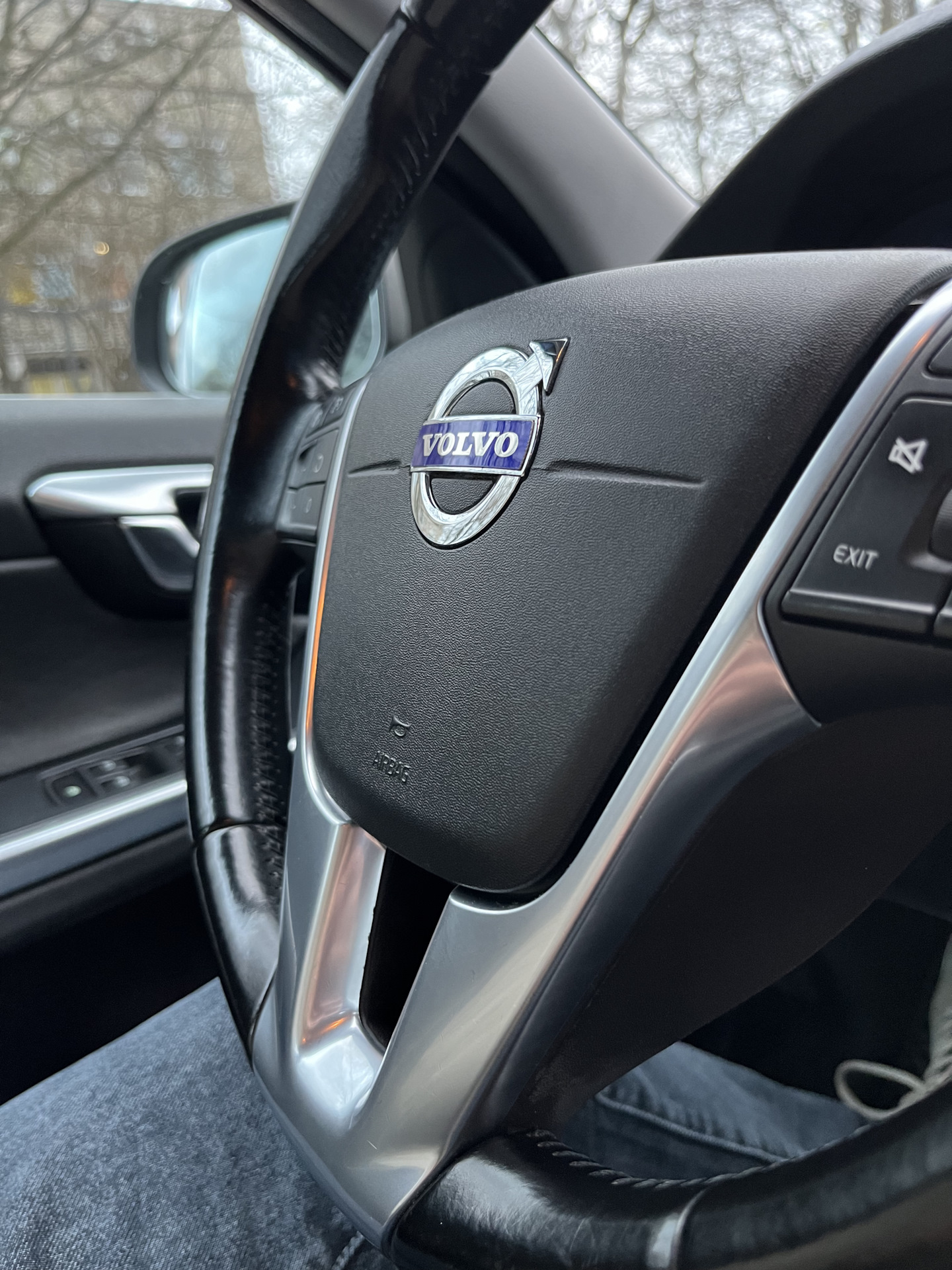 Мелочевка — Volvo S60 (2G), 2 л, 2011 года | аксессуары | DRIVE2