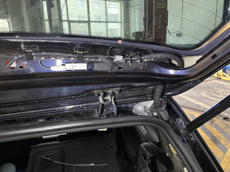 Ремонт трубки заднего омывателя, гольф 6 — Volkswagen Golf Mk6, 1,4 л ...