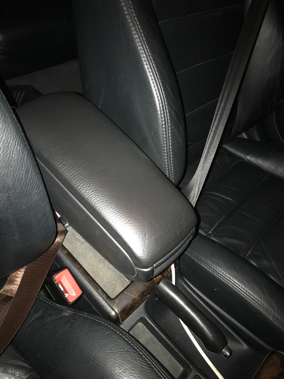 Подлокотник Audi C5 Avant — Audi A6 Avant (C5), 2,8 л, 1998 года ...