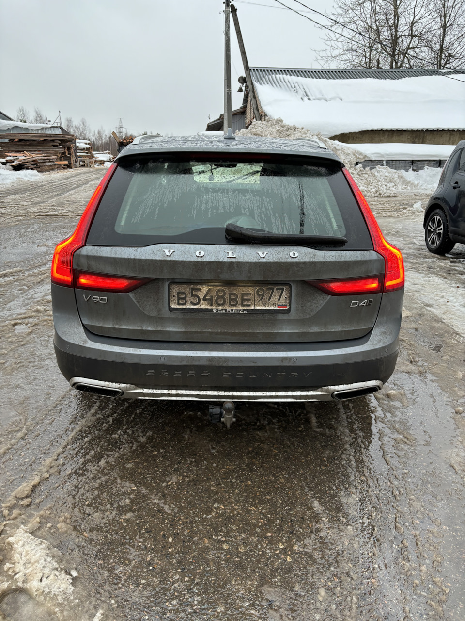 Замена заднего правого фонаря — Volvo V90 Cross Country, 2 л, 2018 года ...