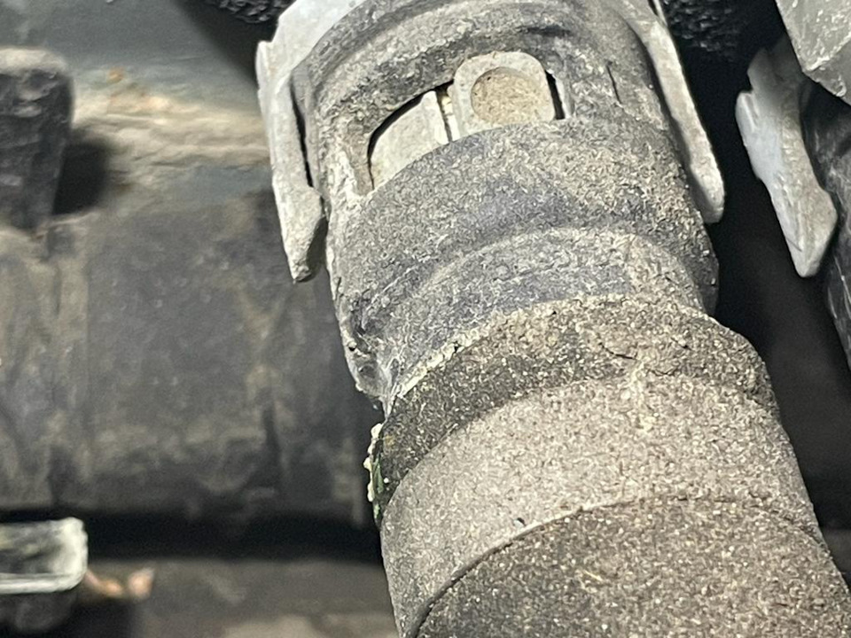 Течь антифриза — Volvo S80 (2G), 2,5 л, 2011 года | визит на сервис ...