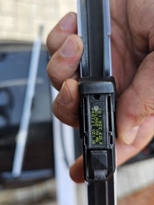 Продам оригинальные дворники для Volkswagen Touareg 3 на Volkswagen ...