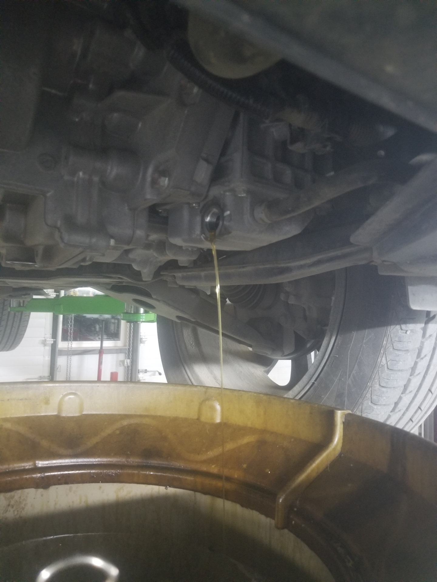 Масло ДВС, Масло в переднем электродвигателе — Mitsubishi Outlander ...