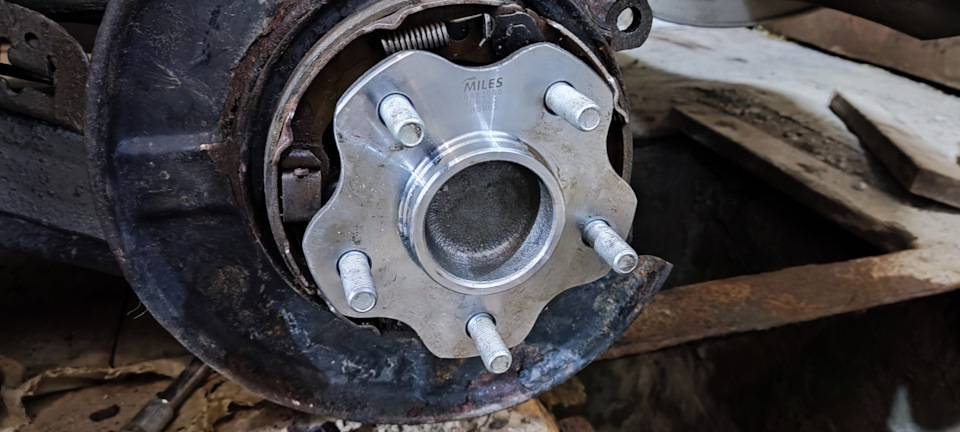 Ступица левая 68т — Nissan Qashqai (1G), 1,6 л, 2012 года | своими ...