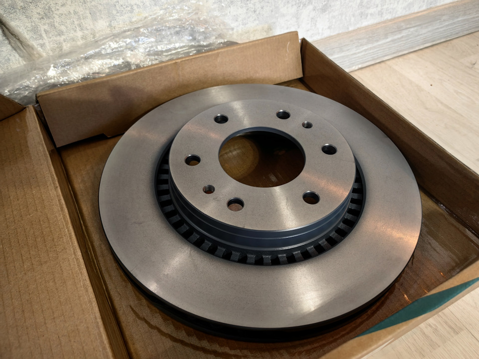 Тормозные диски, колодки. Рулевая — Chevrolet TrailBlazer (1G), 4,2 л ...