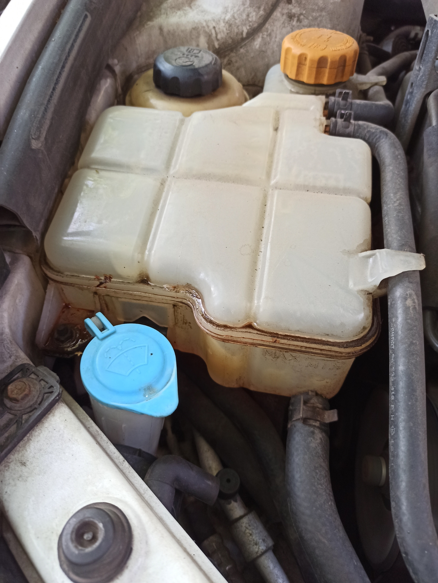 Замена расширительного бачка — Chevrolet Epica, 2 л, 2011 года | визит ...