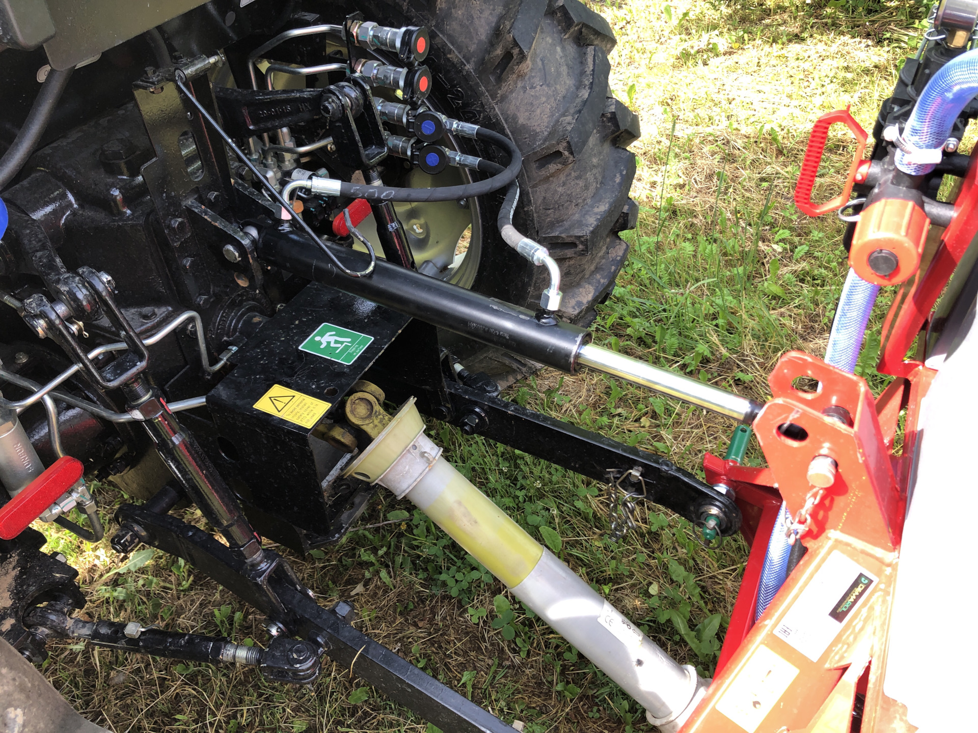 Гидравлическая тяга трехточечной навески. — LOVOL M354, 2,4 л, 2020 ...