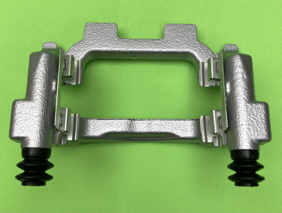 Тормозные суппорты задние на Nissan Murano II, Infiniti FX (2G ...