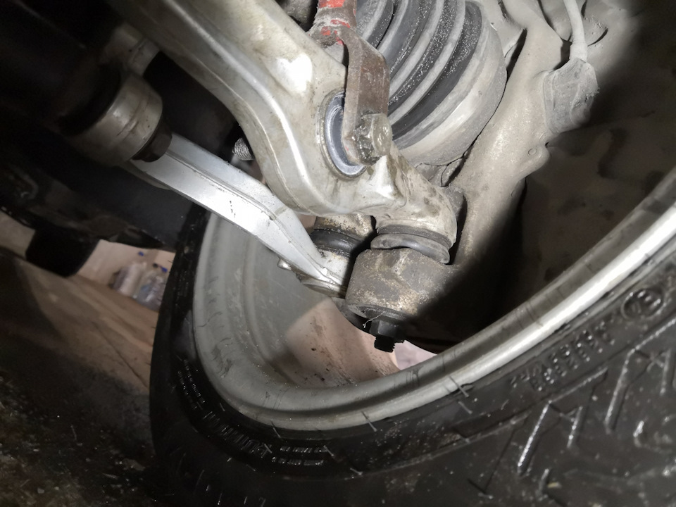 Замена топливного фильтра, замена сайлентблоков. — Audi A4 (B6), 1,8 л ...