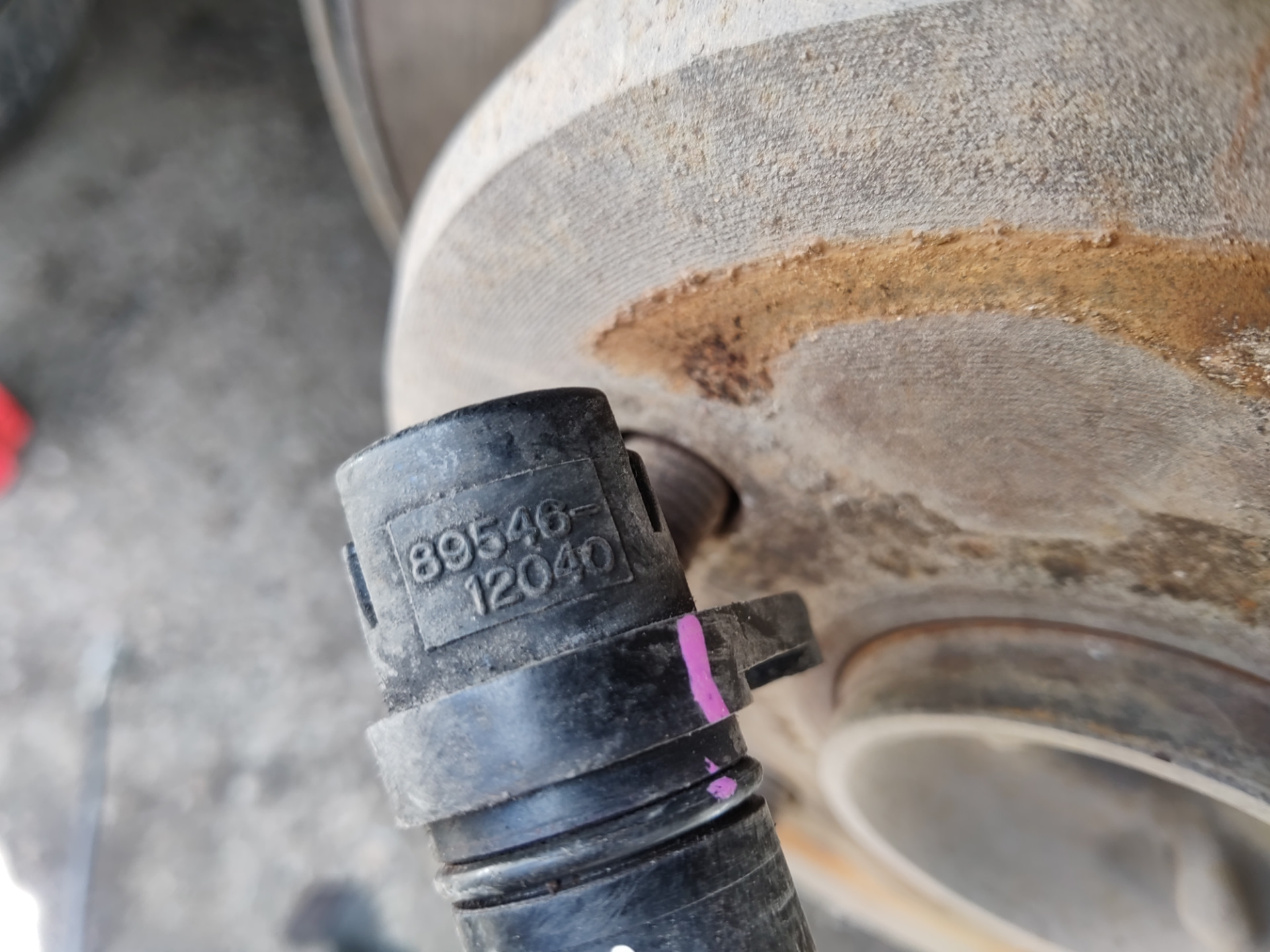 Замена датчика абс — Toyota Camry Gracia, 2,2 л, 1996 года | своими ...
