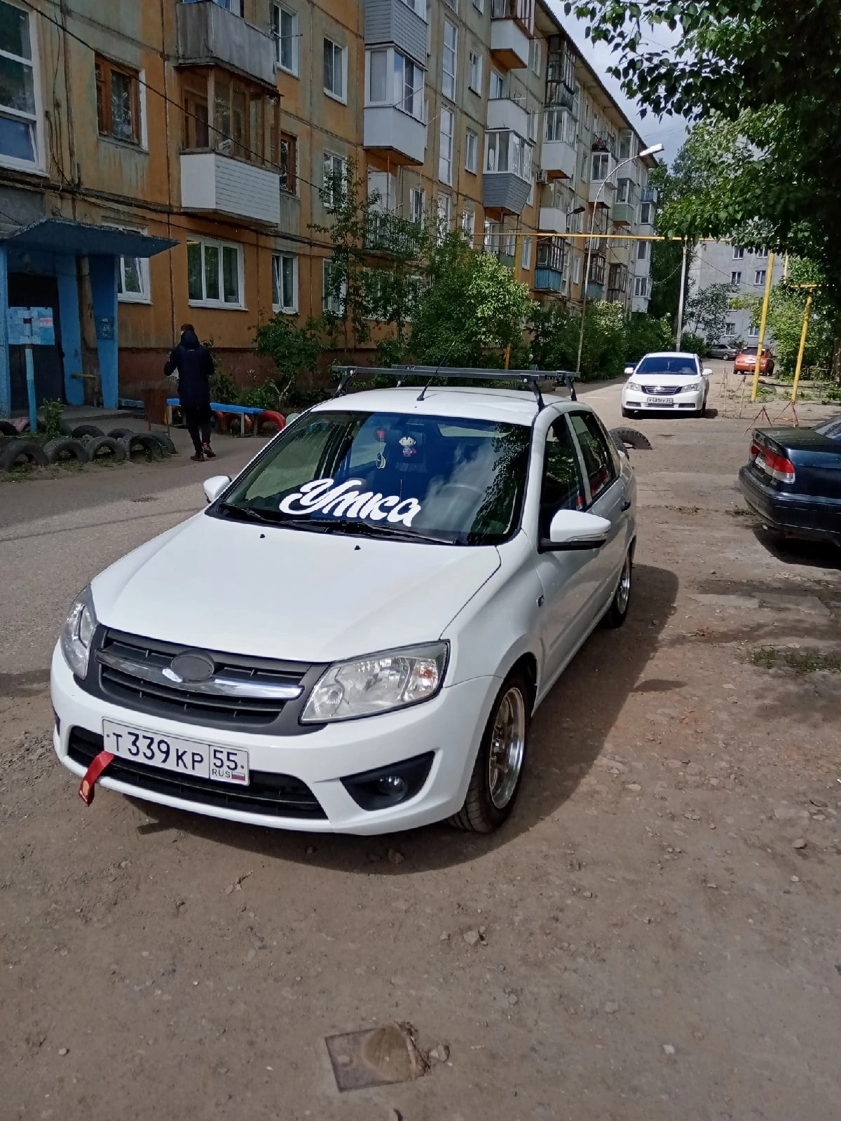 Наклейка и резина(лето) — Lada Granta, 1,6 л, 2014 года | аксессуары ...