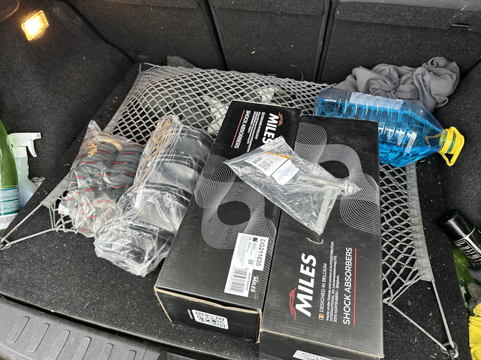 Замена передних стоек + пружины // bmw x1 e84 — BMW X1 (E84), 2 л, 2010 ...