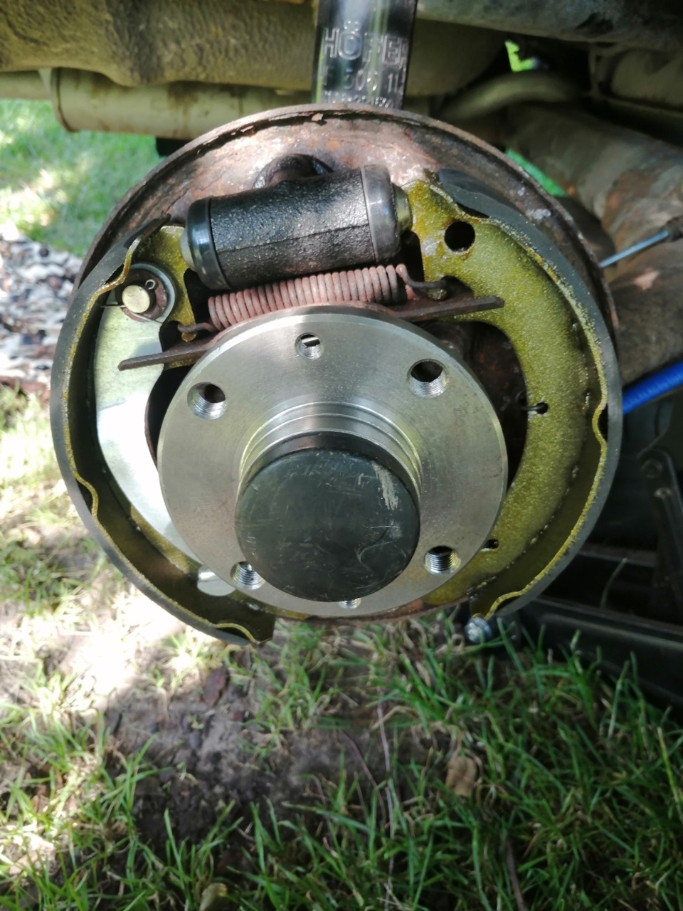30.Замена колодок, тросов, ступицы, тормозных цилиндров. — Lada 2115, 1 ...