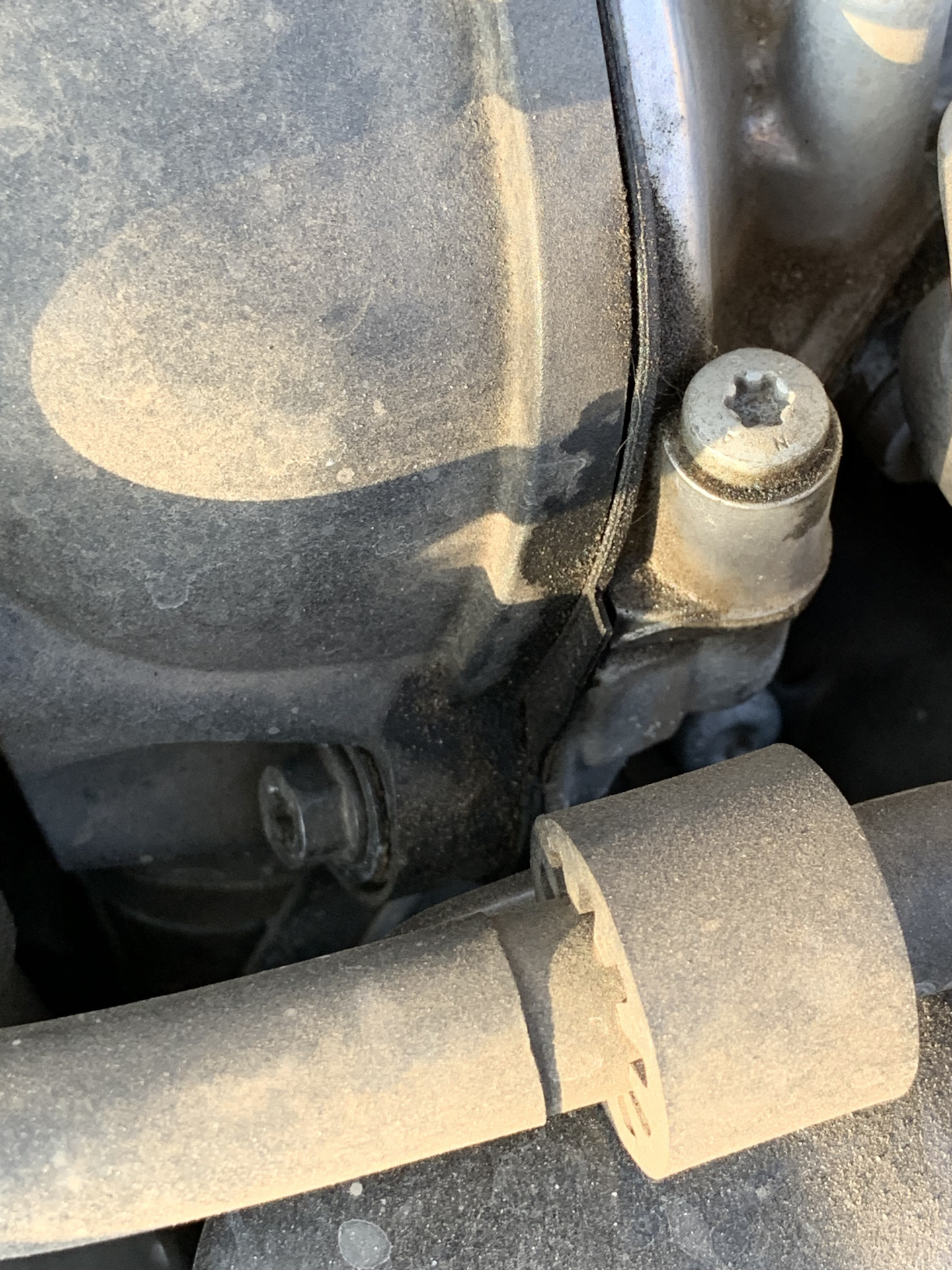 Масляные запотевания — Volkswagen Tiguan (1G), 2 л, 2016 года ...