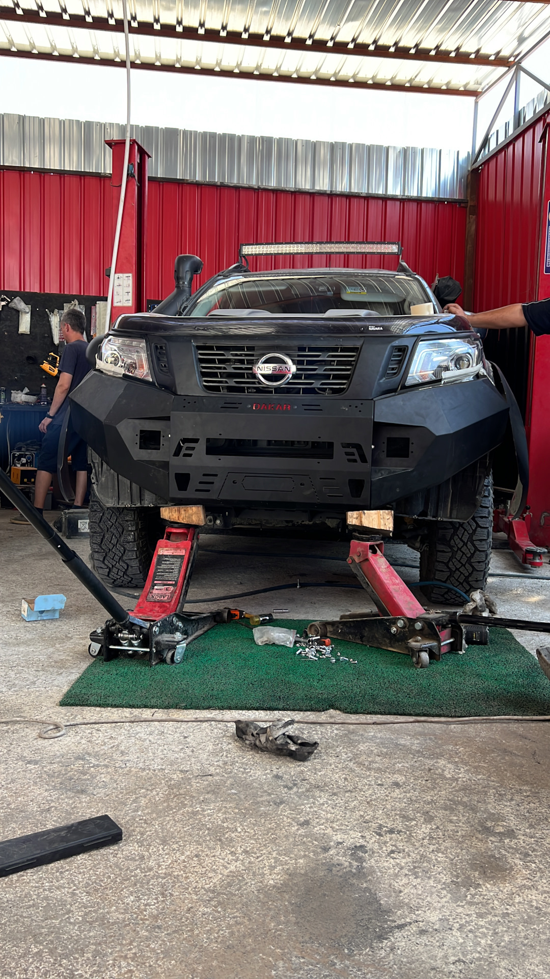 Силовые бампера Navara D23 — Nissan Navara (3G), 2,3 л., 2018 года ...