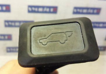 ПОДСКАЖИТЕ Кнопка замка двери TOYOTA 84930-42040 — Toyota RAV4 (IV), 2 ...