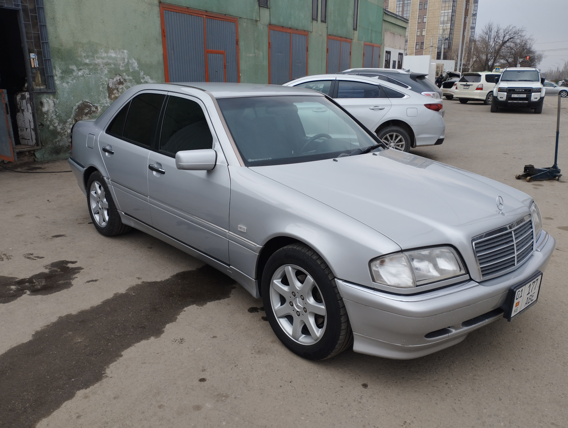 Летние колеса на месте — Mercedes-Benz C-Class (W202), 2,3 л, 1997 года ...