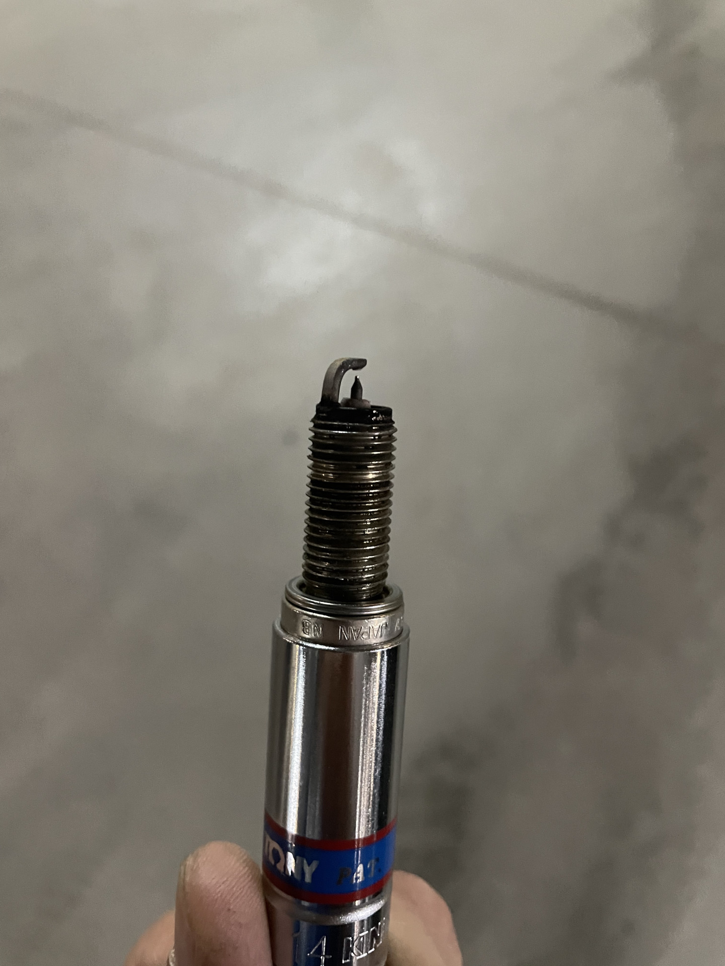 Замена свечей — Volvo V40 Cross Country, 1,5 л, 2019 года | расходники ...