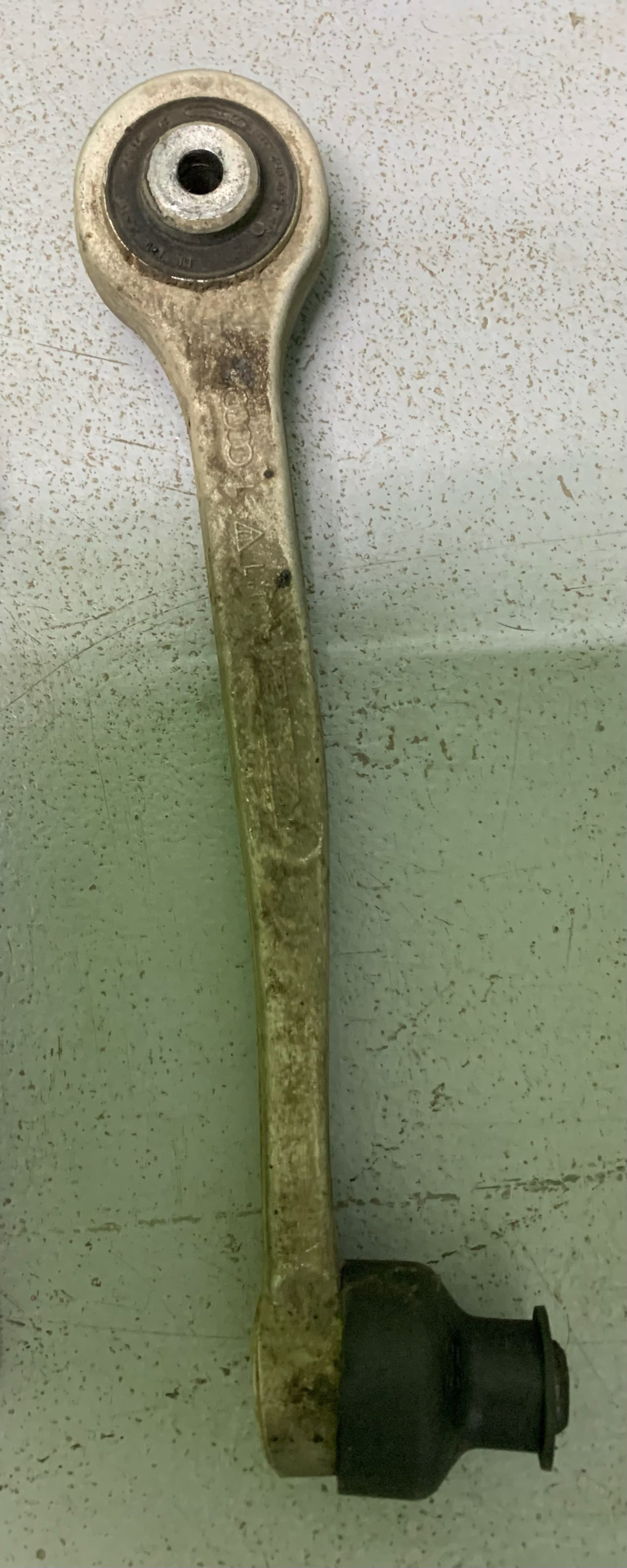 Бесхозный Рычаг пд лв вх Audi A8 — Audi S8 (D4), 4 л, 2016 года ...