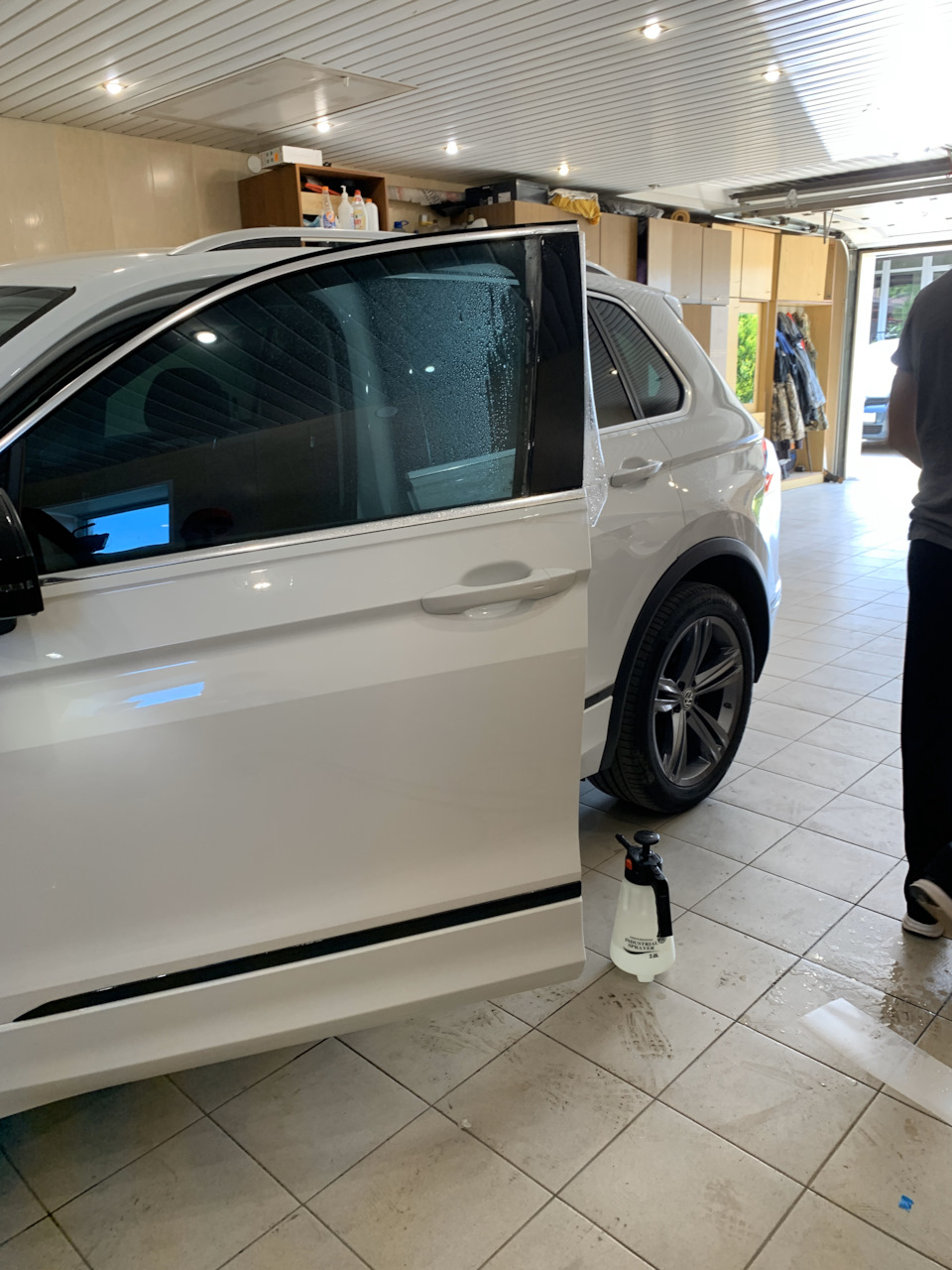 Стойки в пленку — Volkswagen Tiguan (2G), 2 л, 2018 года | стайлинг ...