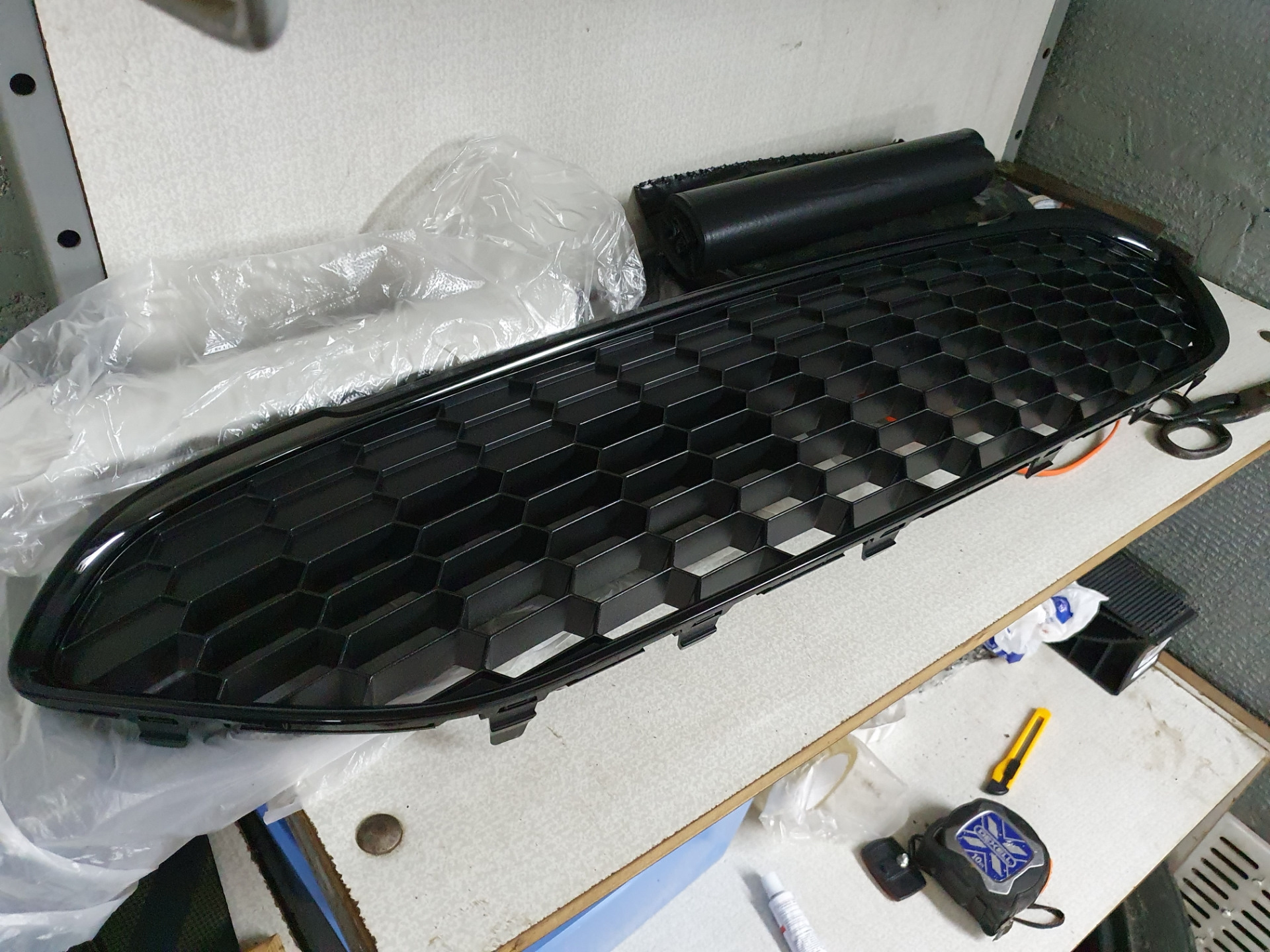 Новая решетка и вспышки — Ford Fiesta (Mk VI), 1,6 л, 2015 года ...