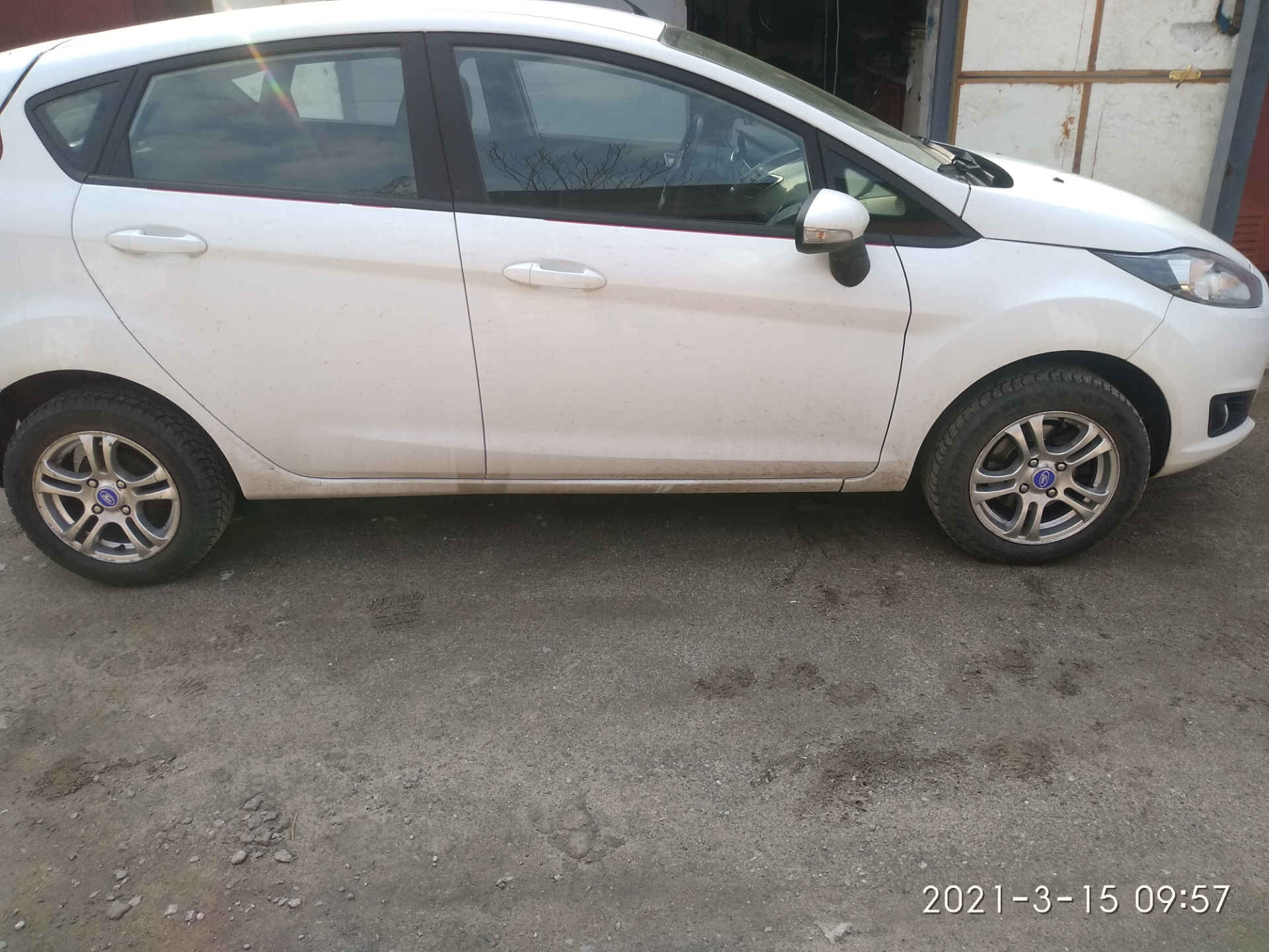 Замена дисков — Ford Fiesta (Mk VI), 1 л, 2014 года | колёсные диски ...