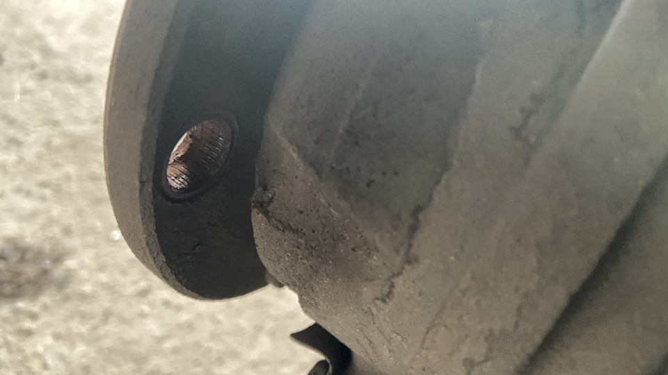 Замена стойки стабилизатора и шпильки ступицы переднего колеса ...