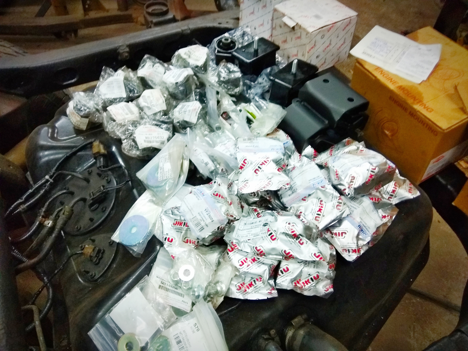 Установка кузова на раму Паджеро 2. Подушки ДВС, АКПП, рамы ...