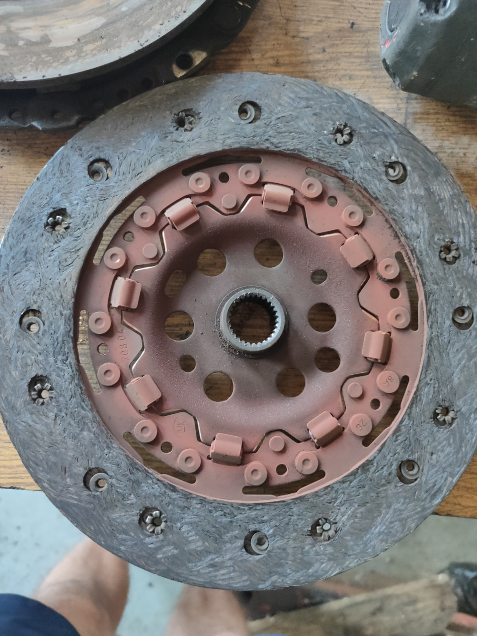 Замена сцепления, маховика МКПП — Volkswagen Passat B6, 1,8 л, 2008 ...