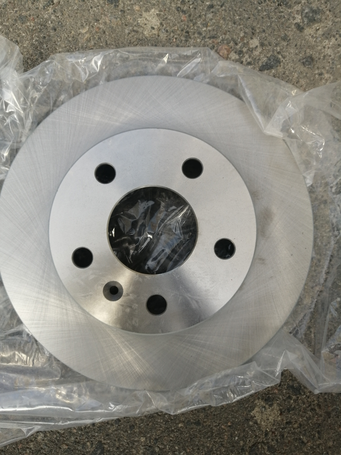 Задние тормозные диски с калодками — Opel Zafira A, 2,2 л, 2003 года ...