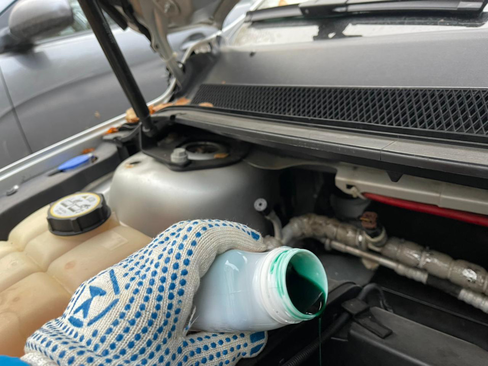 VALENA-SV присадка в ДВС — Ford Focus Sedan II, 1,6 л, 2011 года ...