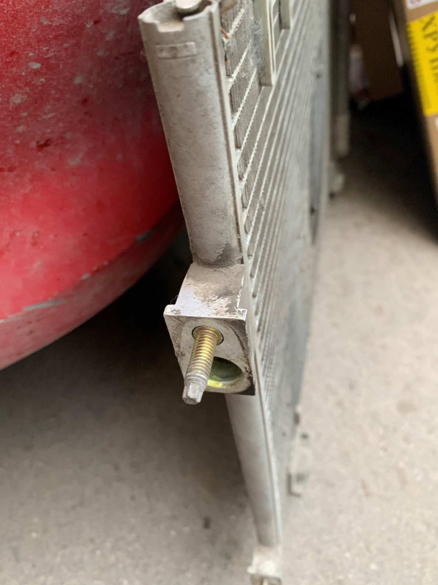 Замена радиатора кондиционера — Peugeot 307, 1,4 л, 2005 года | своими ...