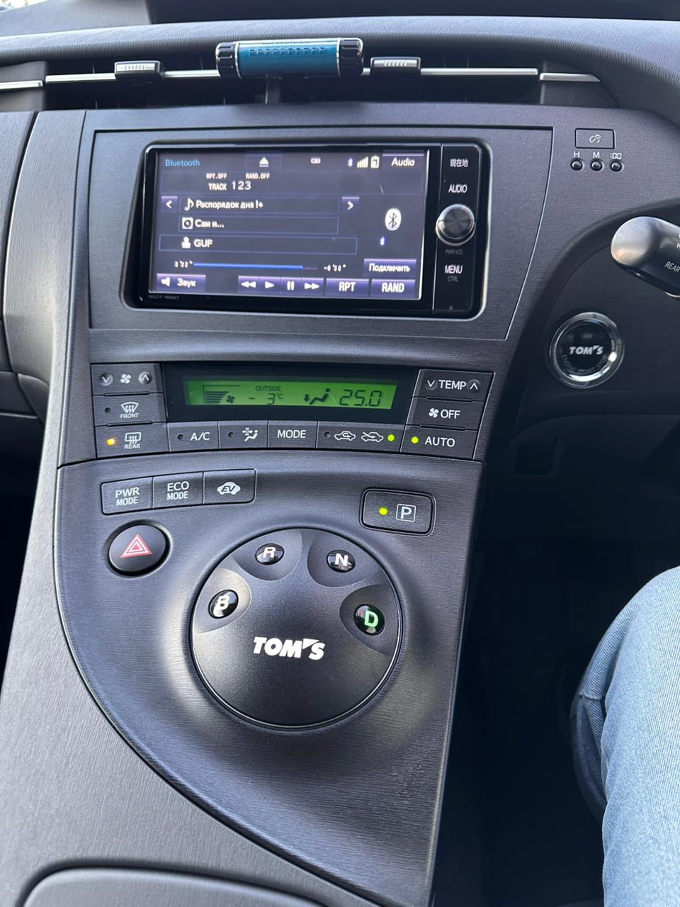 Селектор с кнопкой старт/стоп Tom's — Toyota Prius (30), 1,8 л, 2010 года | аксессуары | DRIVE2