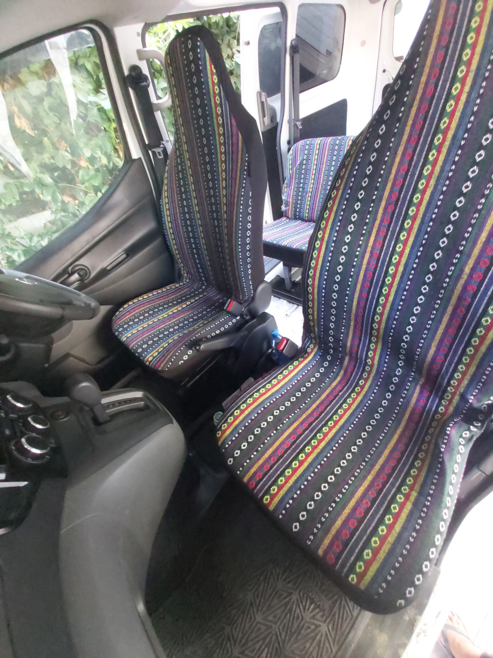 Чехлы — Nissan NV200, 1,6 л, 2019 года | аксессуары | DRIVE2