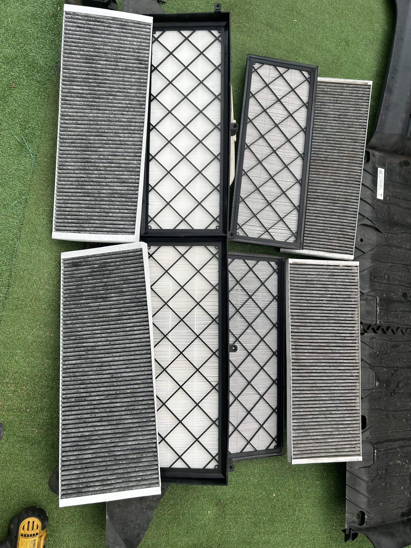 замена hepa фильтра — Tesla Model Y, 2022 года | своими руками | DRIVE2