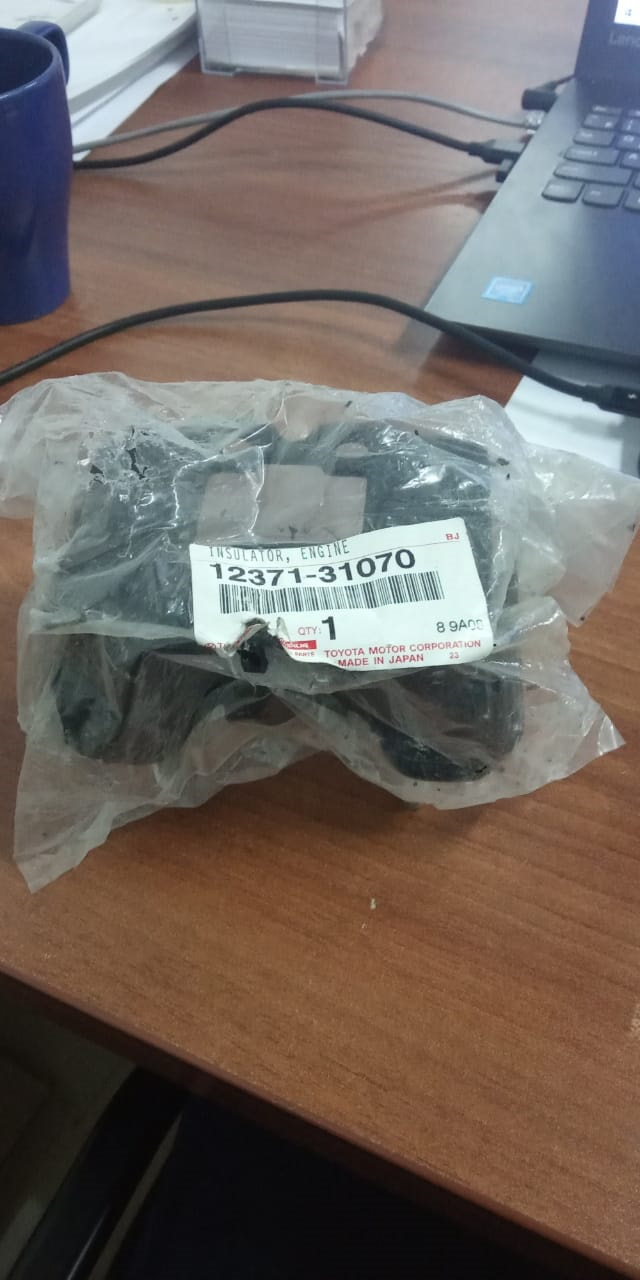 1237131070 Подушка двигателя RR TOYOTA CROWN/MAJESTA/MARK X/GS30/35/43 ...