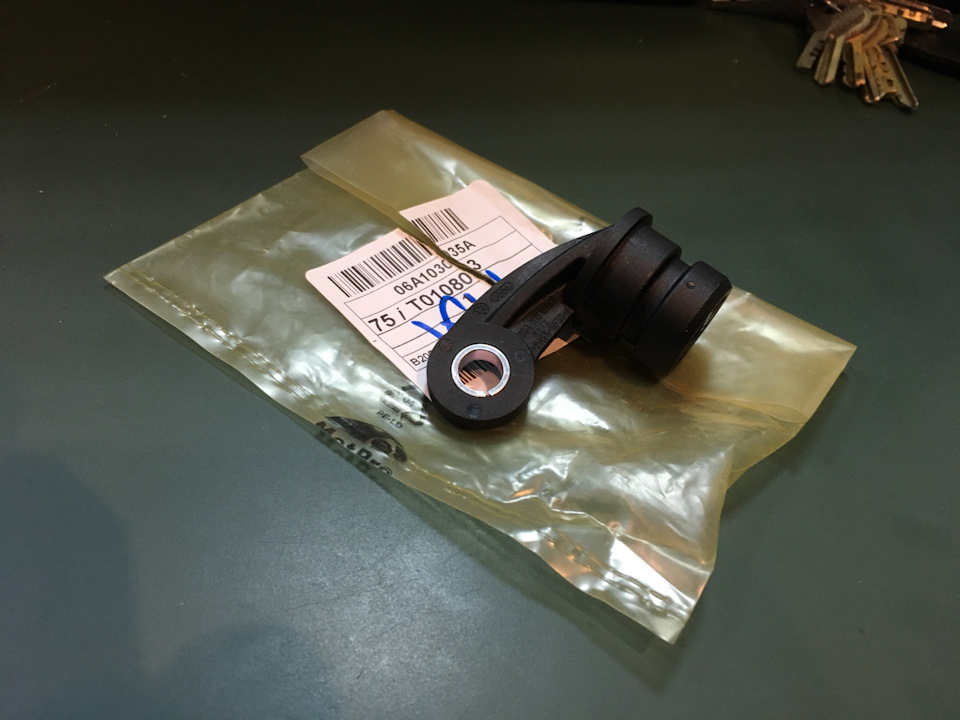 Замена заглушки ГБЦ — Volkswagen Golf Mk4, 1,6 л, 2003 года | своими ...