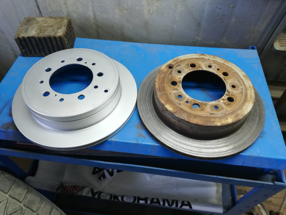 Тормоза #1: Замена задних дисков, колодок, подшипник — Lexus LX (URJ200 ...