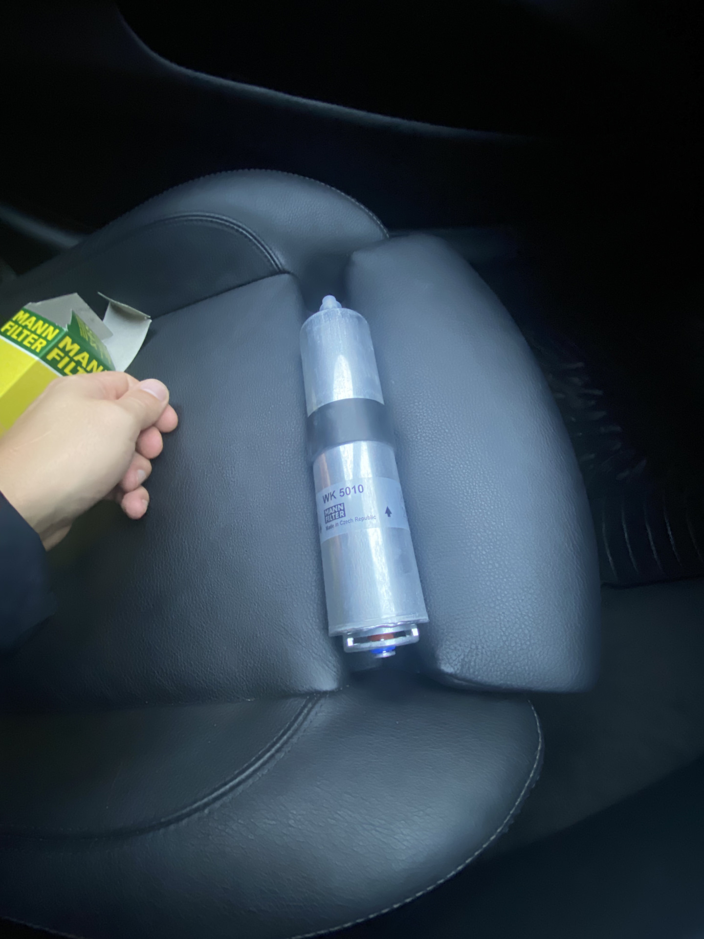 Замена топливного фильтра — BMW 3 series (E90), 2 л, 2010 года ...