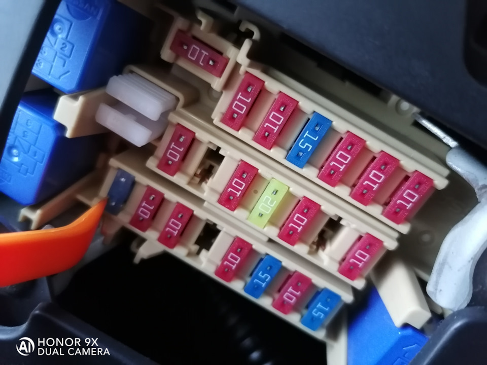 Предохранитель в прикуриватель — Nissan Note (2G), 1,2 л, 2016 года ...