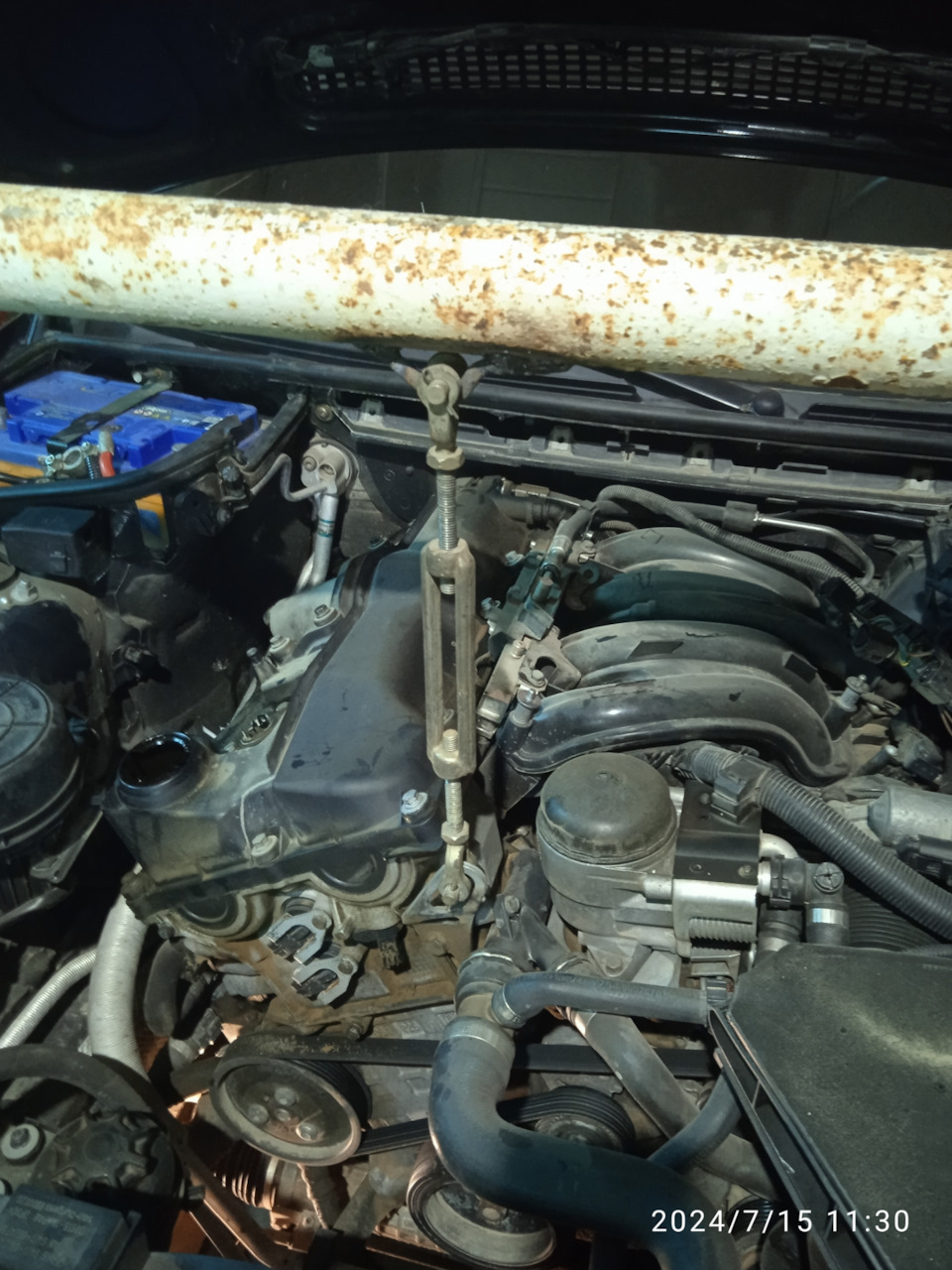 Извлечение обломков успокоителя — BMW 3 series (E46), 1,8 л, 2004 года ...