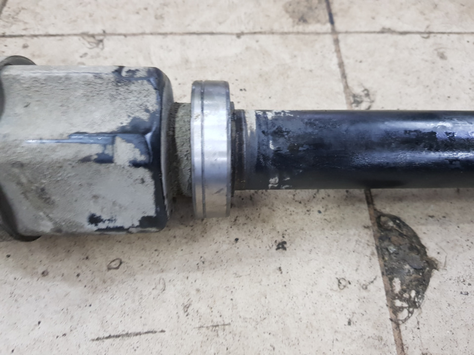 Замена сальников привода, подвесного подшипника, рулевых тяг и ...