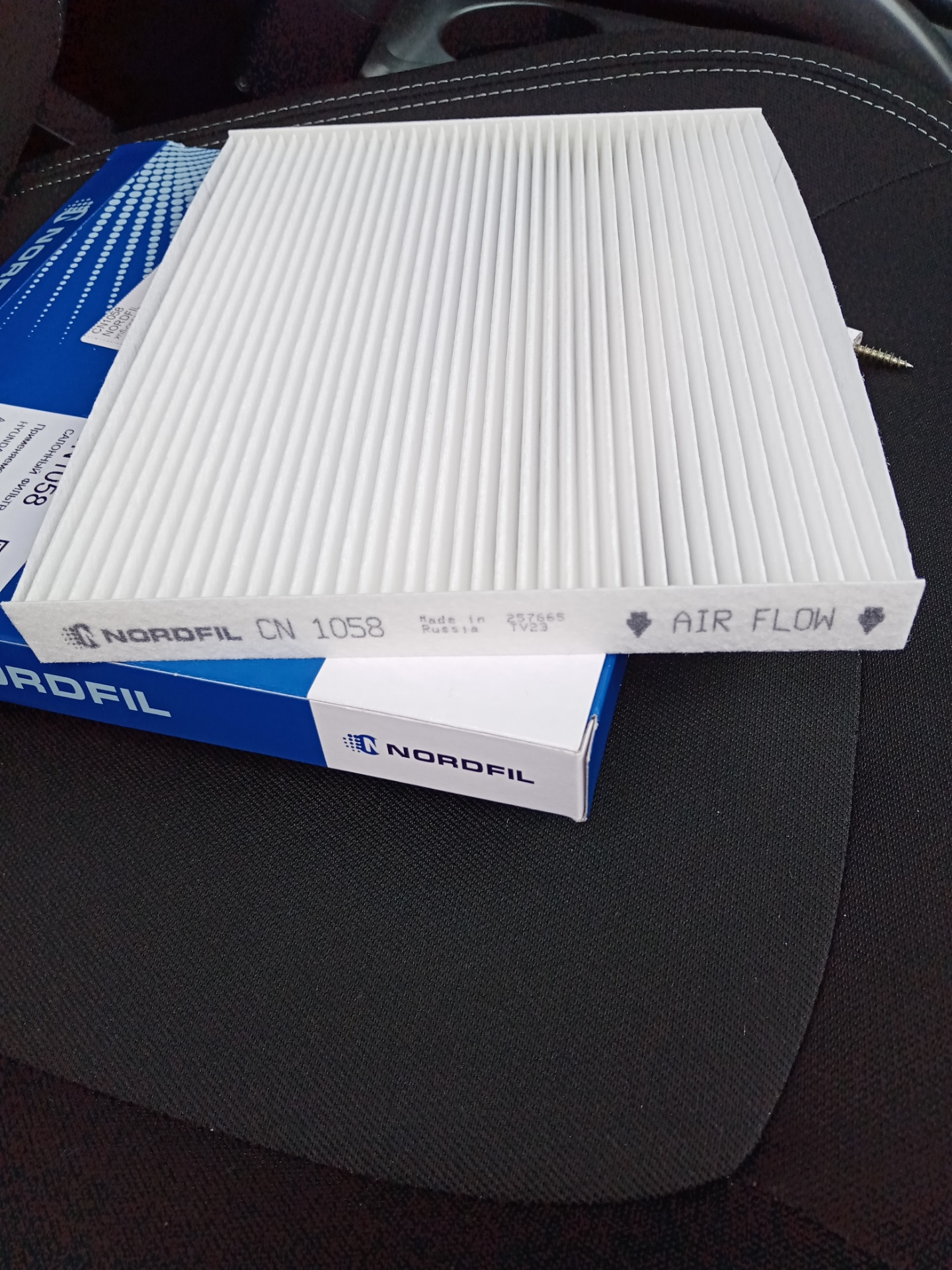 Замена фильтра салона — KIA Sportage (3G), 2 л, 2011 года | расходники ...