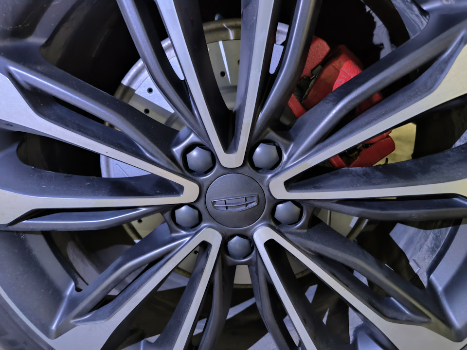 Tugella — задние тормозные диски и колодки Monaer — Geely Tugella, 2 л ...